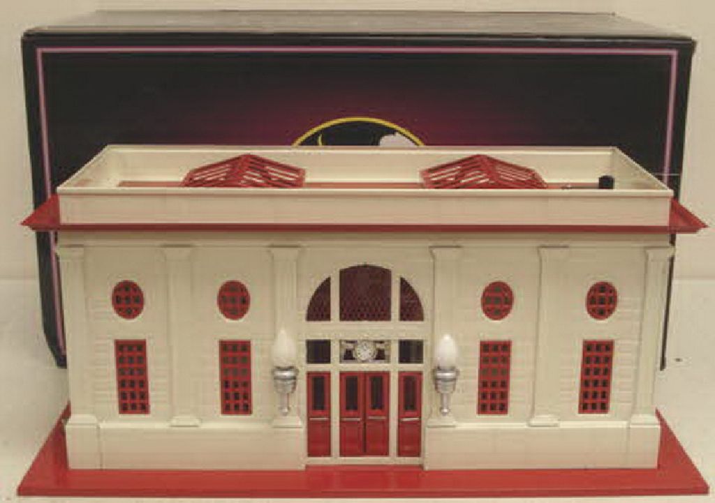 Lionel 0 116 STATION RED AND WHITE