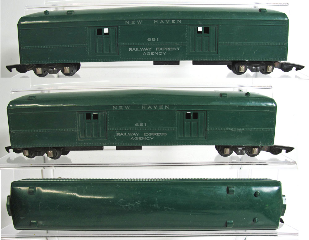 AMERICAN FLYER 651 GREEN BAGGAGE CAR