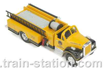 Lionel 0 YELLOW DIE-CAST FIRE TRUCK MSRP $29.95